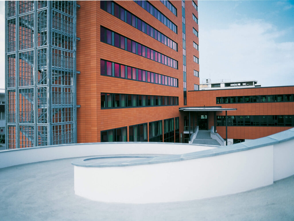 Skyscraper BICC Frankfurt - Tonality